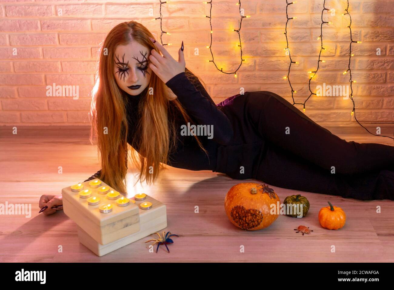 Ginger haired woman costume hi-res stock photography and images - Alamy