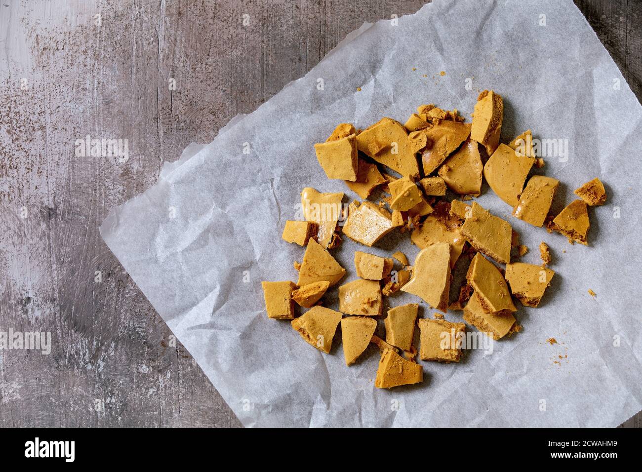 Honeycomb toffee hi-res stock photography and images - Alamy