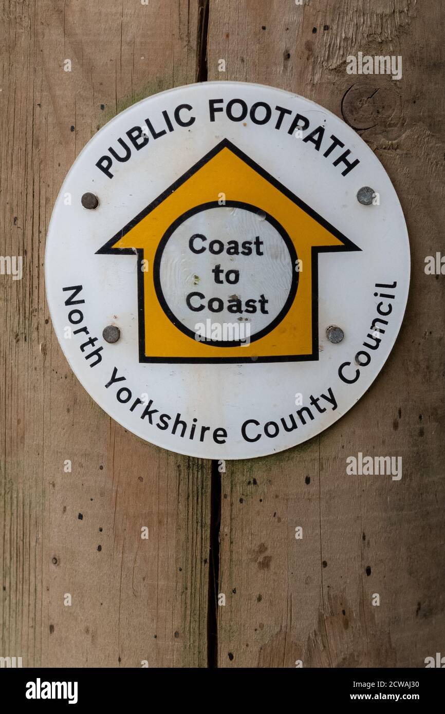 Coast to coast walk yorkshire sign hi-res stock photography and images ...