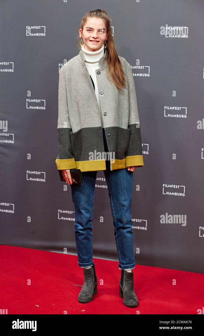 Hamburg, Germany. 28th Sep, 2020. Emilie Neumeister, actress, comes to ...