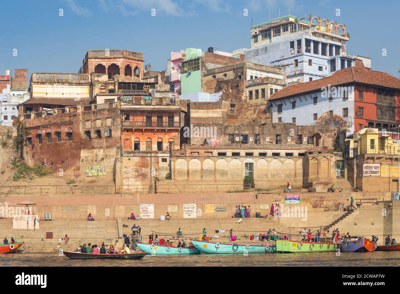 Varanasi skyline hi-res stock photography and images - Alamy