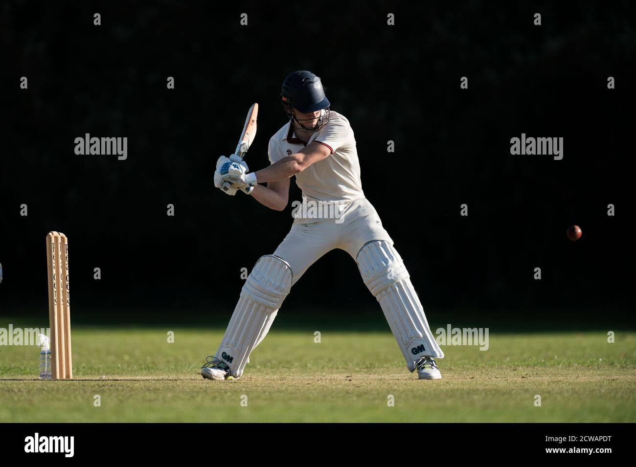 Man in cricket gear hi-res stock photography and images - Alamy