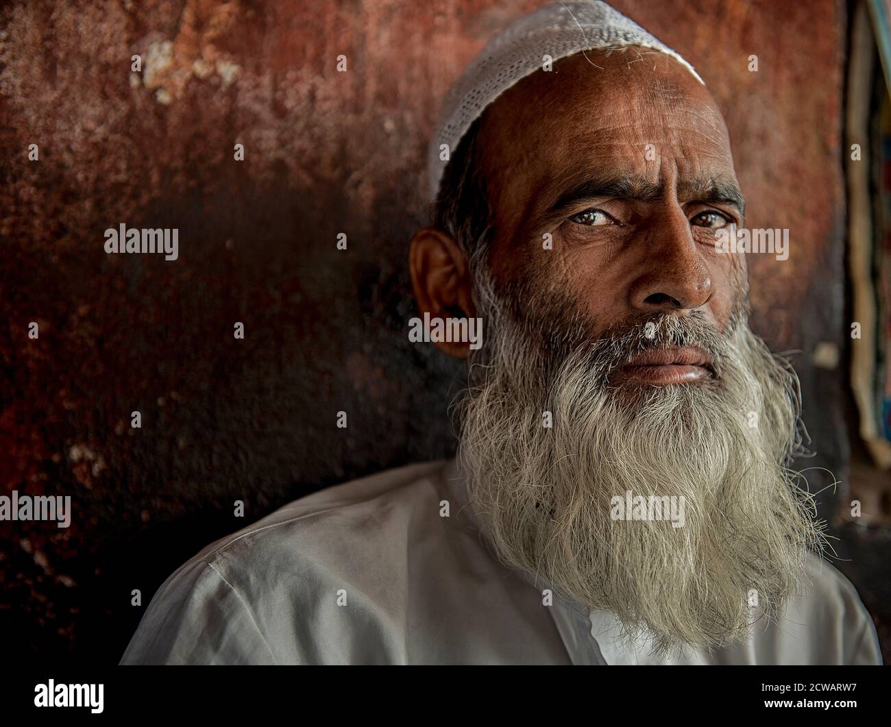 Daily life of unidentified local Indian faces in the street of India ...