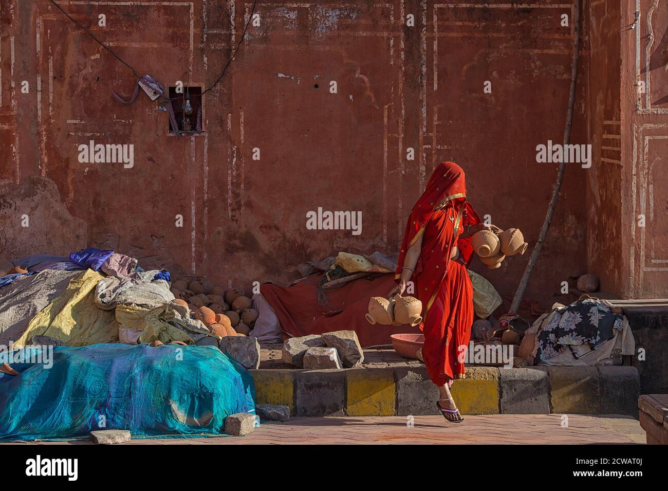 Daily life of unidentified local Indian faces in the street of India ...