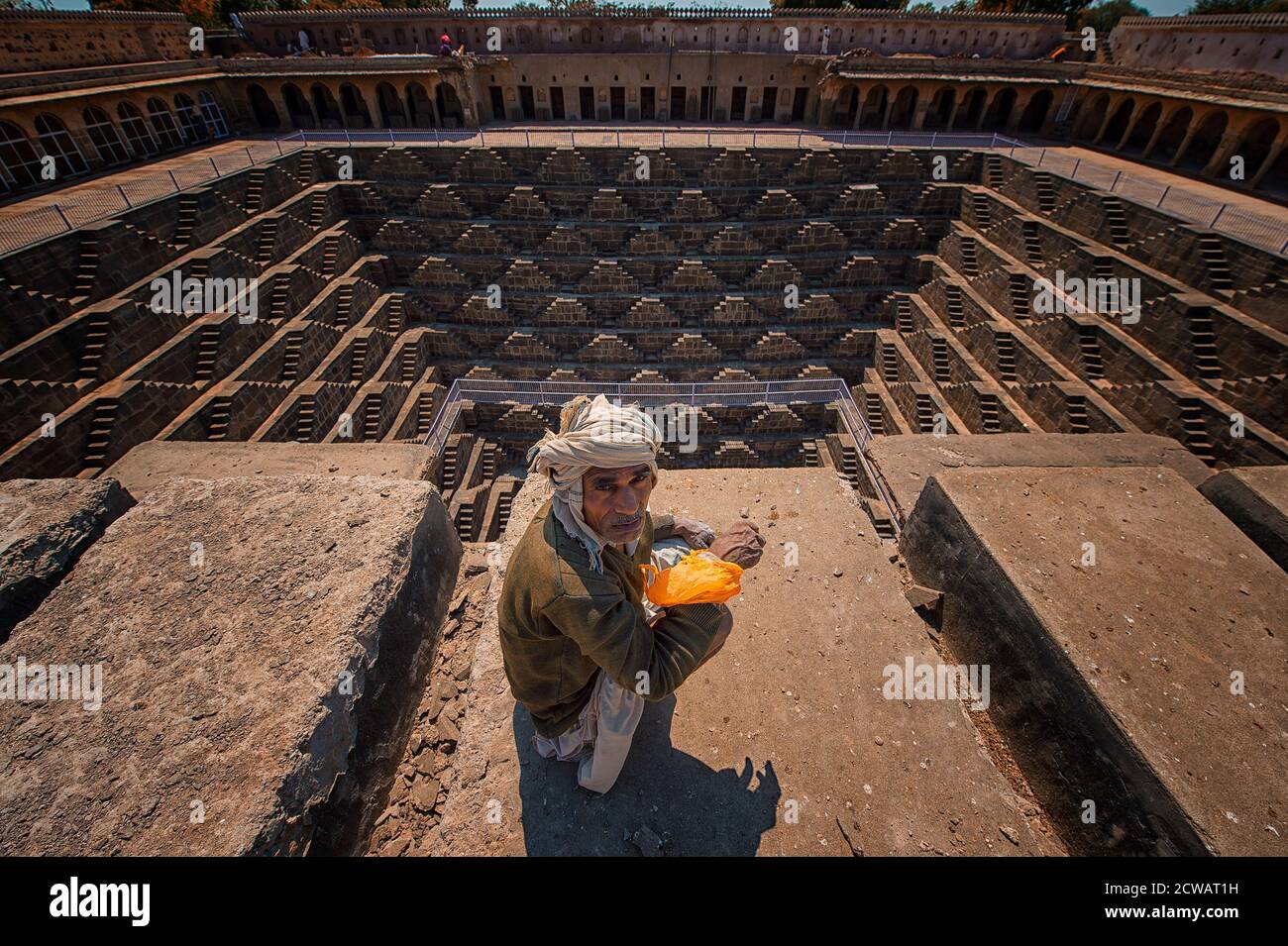 Daily life of unidentified local Indian faces in the street of India ...