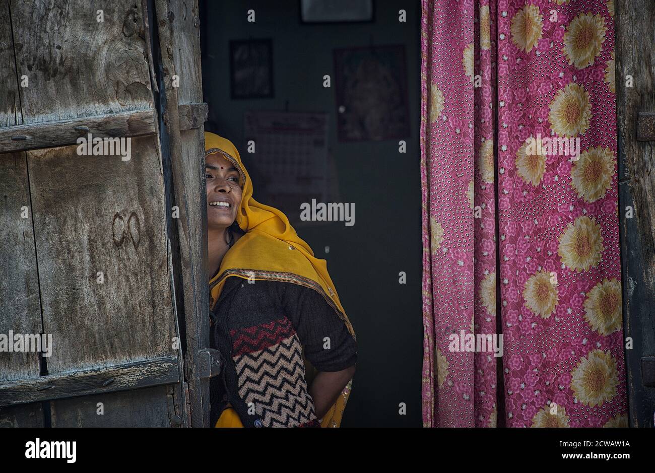 Daily life of unidentified local Indian faces in the street of India ...