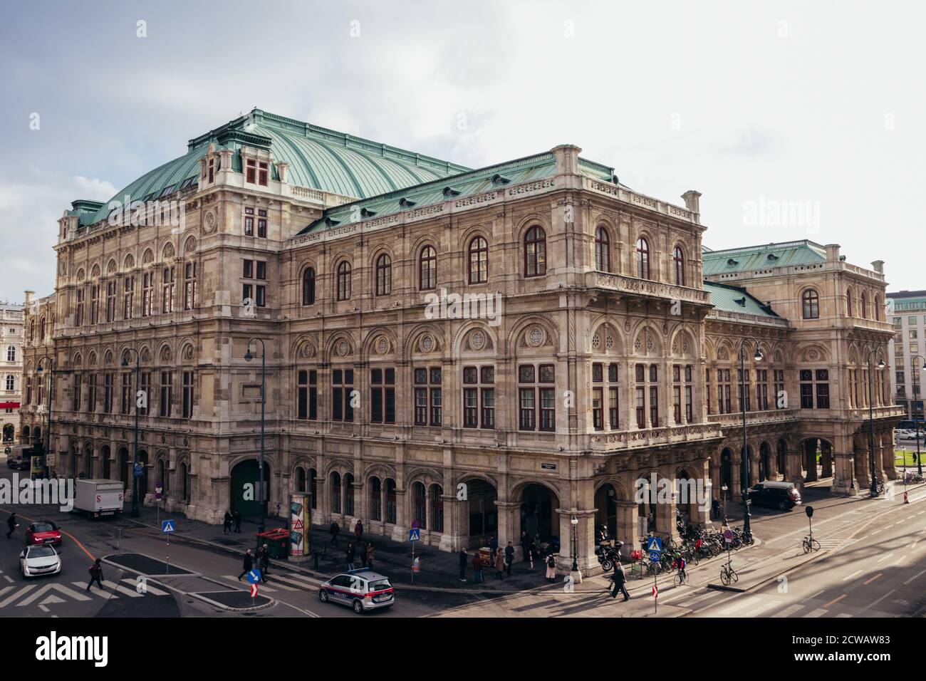 VIENNA, SWITZERLAND - Nov 15, 2019: Vienna Opera House photo. Wiener ...