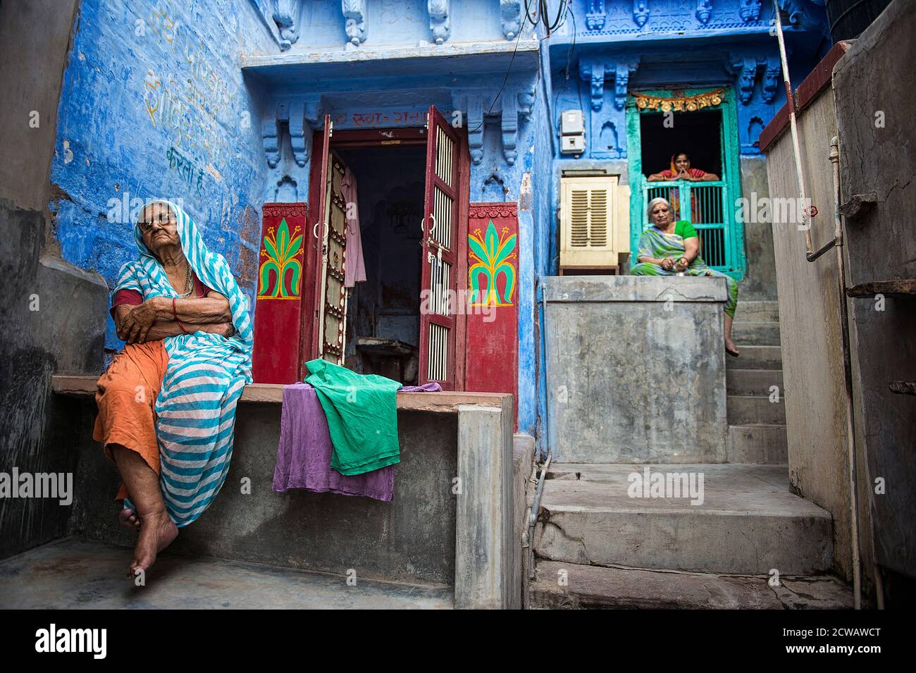 Daily life of unidentified local Indian faces in the street of India ...