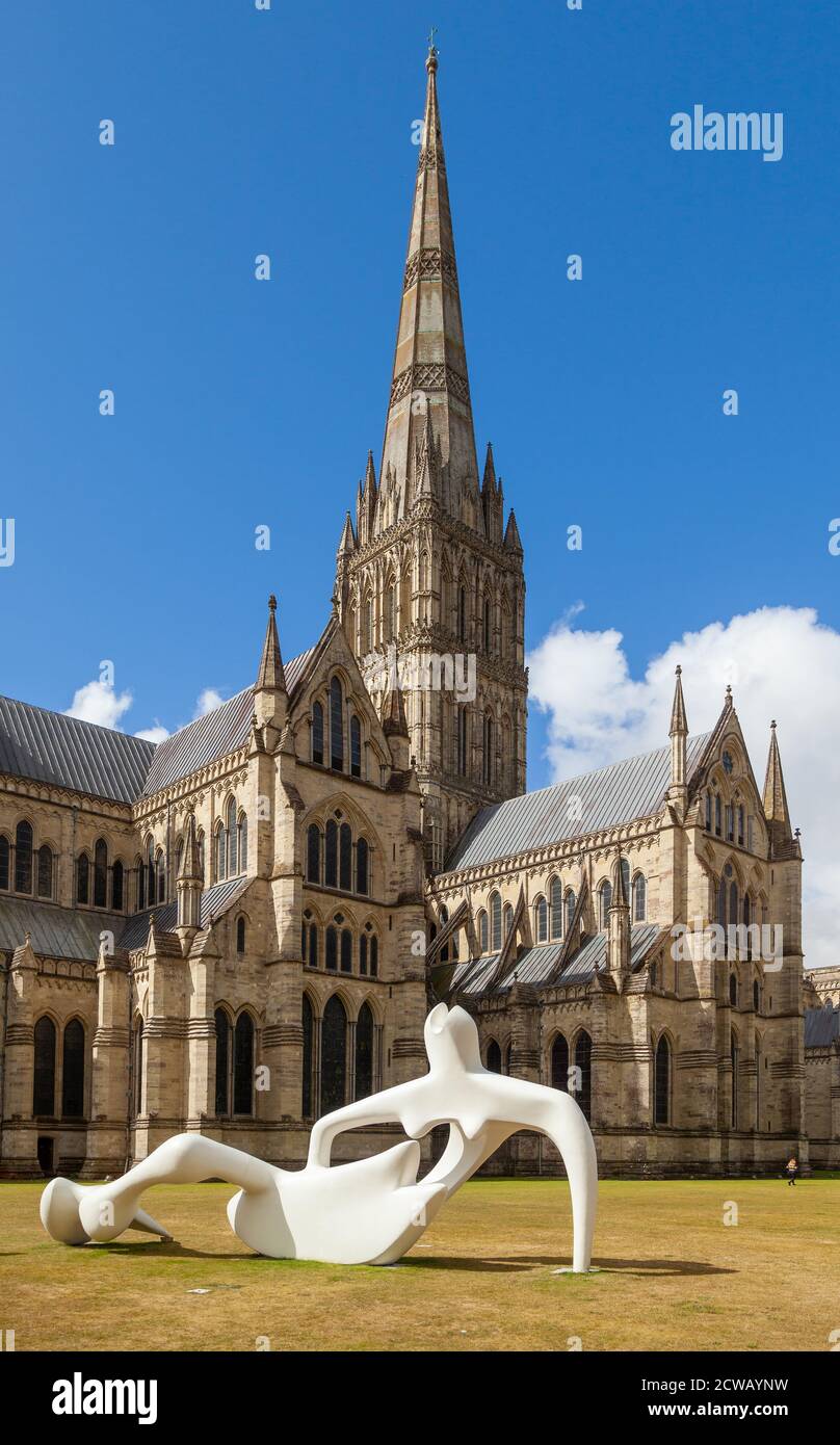 Reclining figure architecture hi-res stock photography and images - Alamy