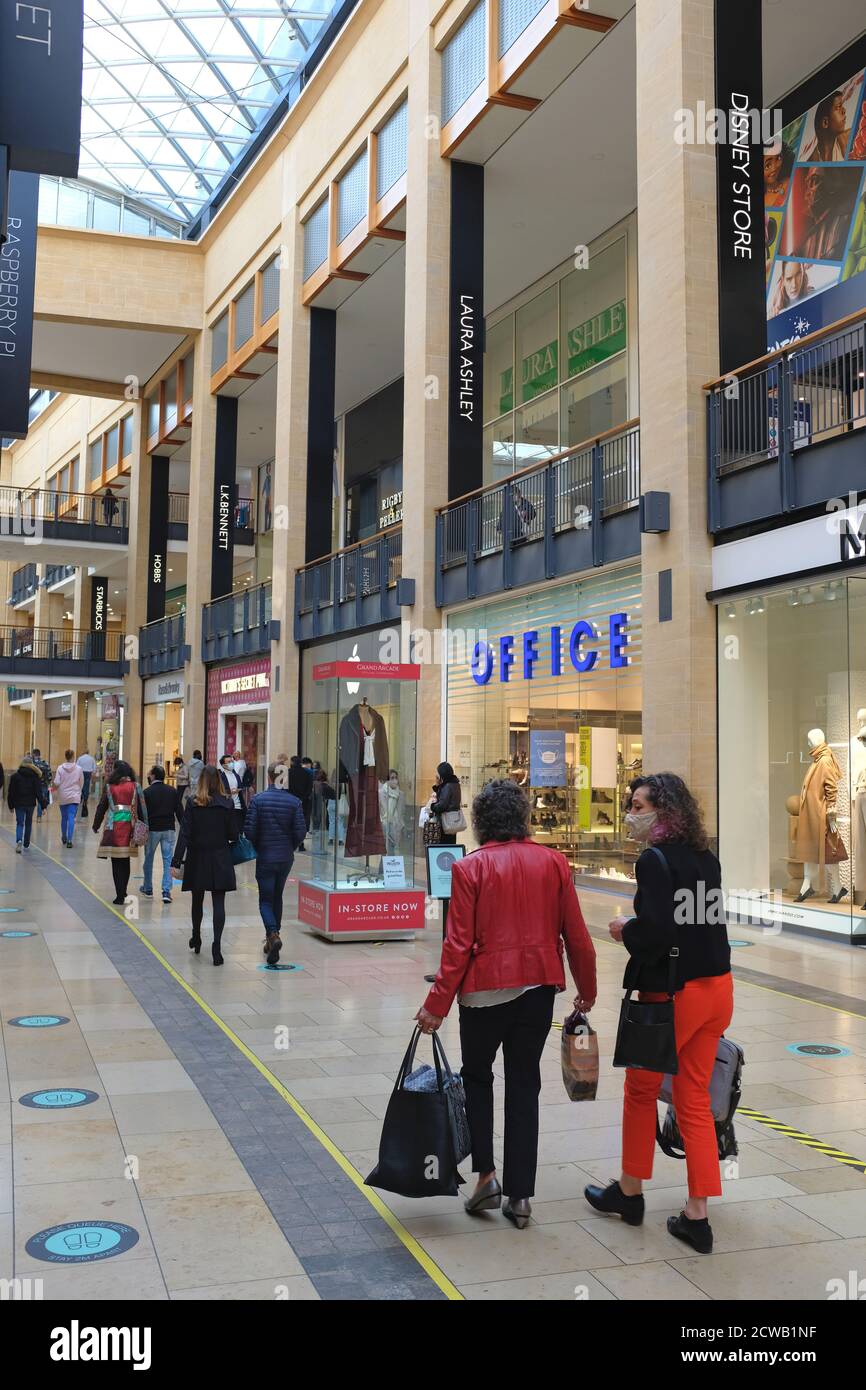 Customers shopping in Covid safe stores in the Grand Arcade, Cambridge ...