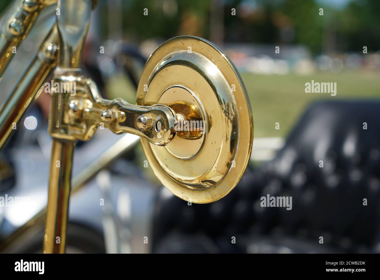 Vintage car mirror hi-res stock photography and images - Alamy