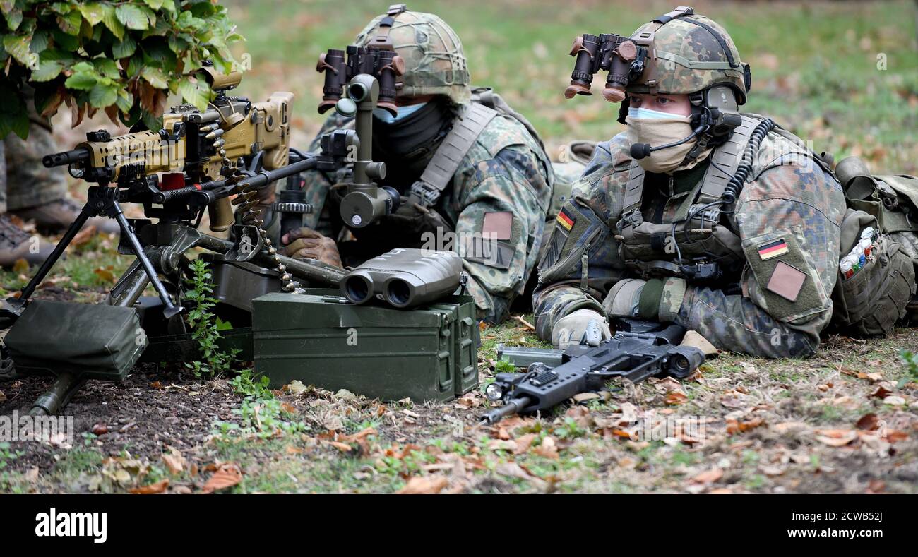 29 September 2020, North Rhine-Westphalia, Münster: Soldiers of the I ...