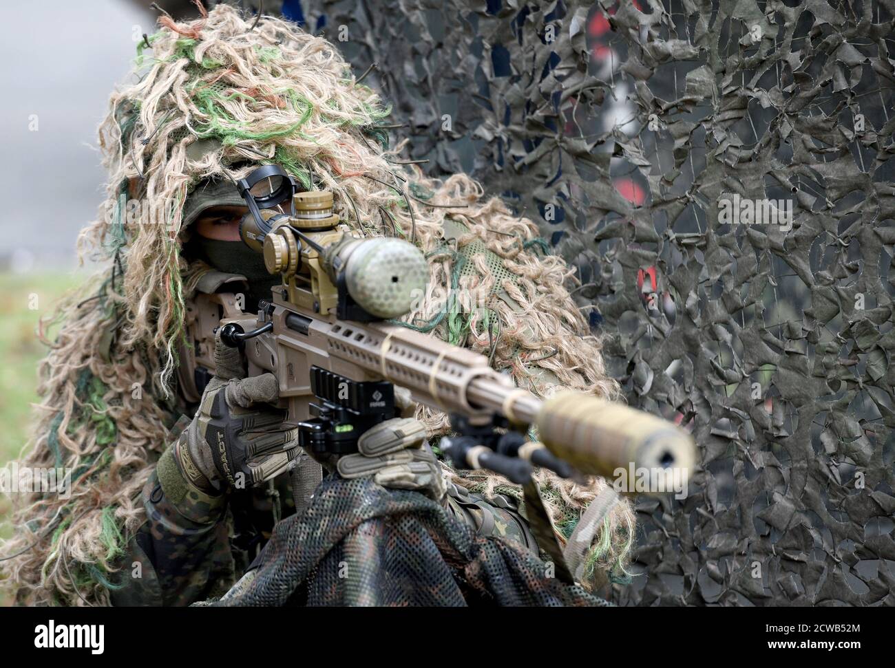 29 September 2020, North Rhine-Westphalia, Münster: A soldier of the I ...