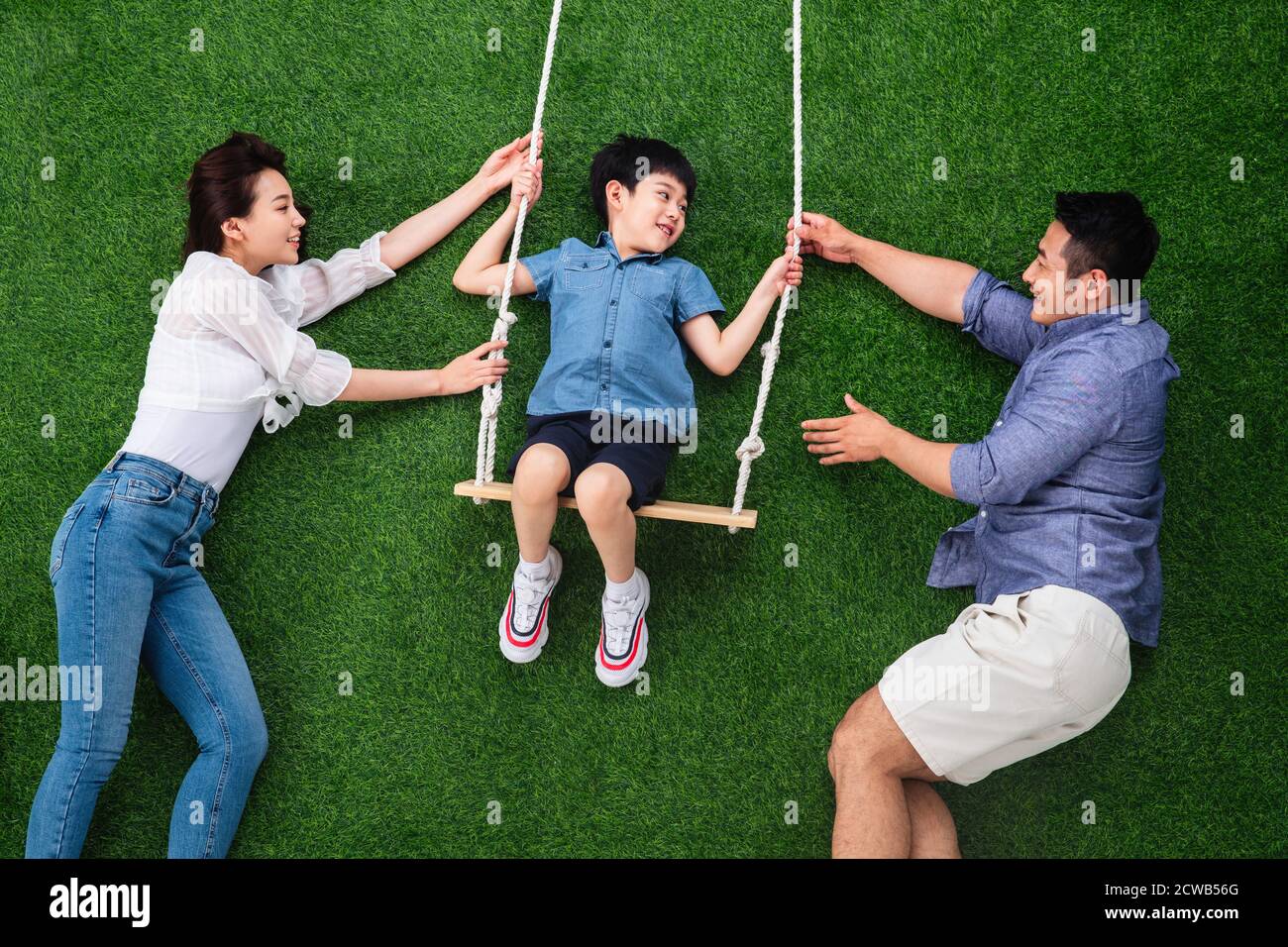 Rope swing and couple hi-res stock photography and images - Alamy