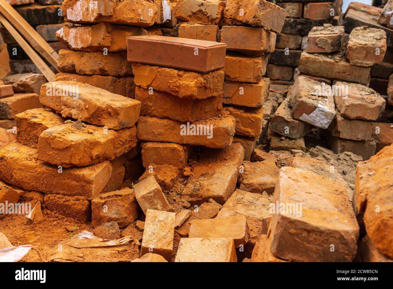 Piles of old bricks hi-res stock photography and images - Alamy
