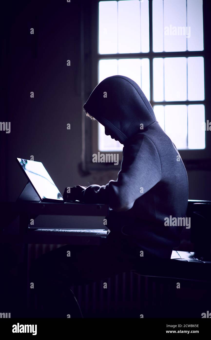 Hacker encoding hi-res stock photography and images - Alamy