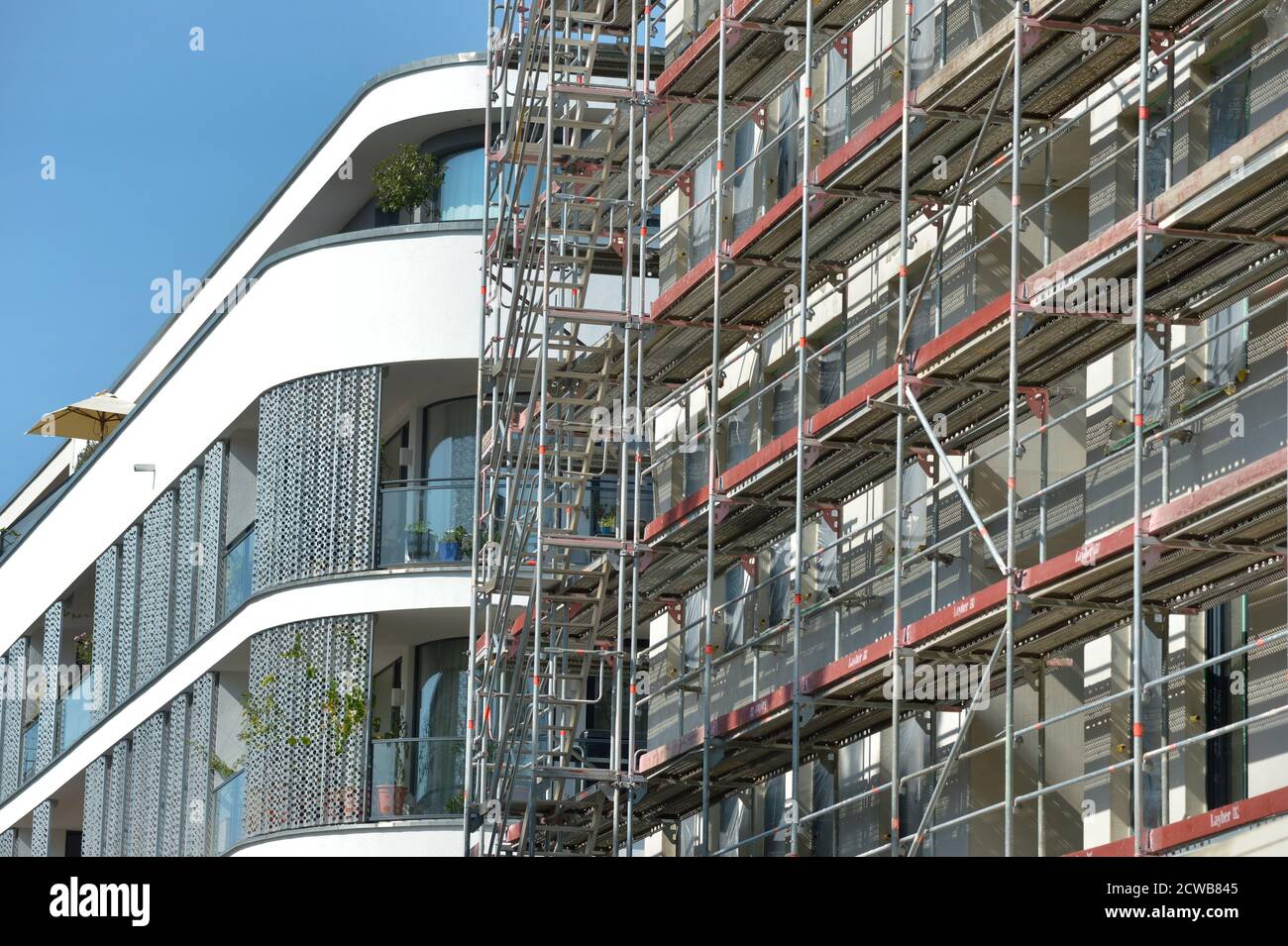 Closing gaps hi-res stock photography and images - Alamy