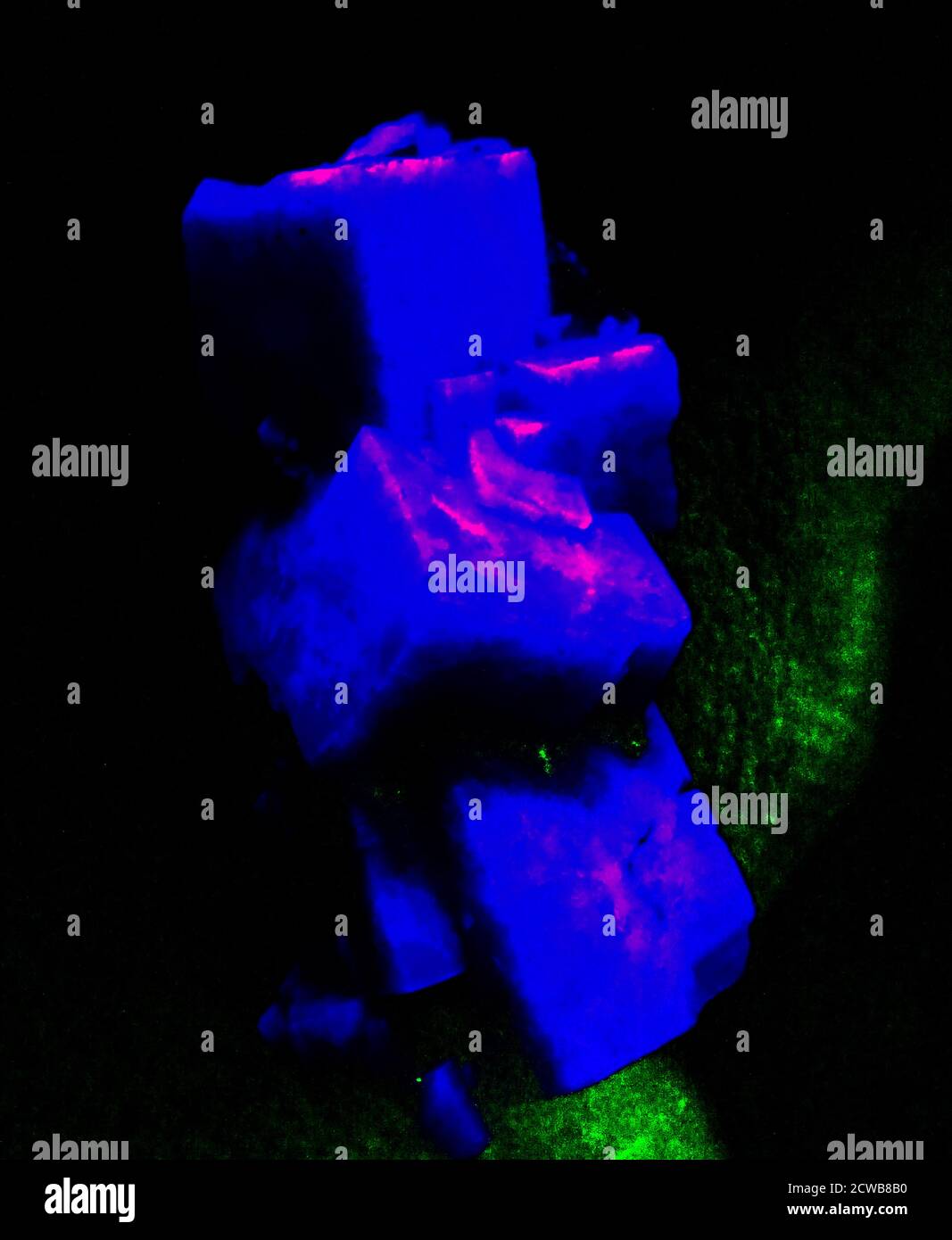 Fluorite glowing hi-res stock photography and images - Alamy