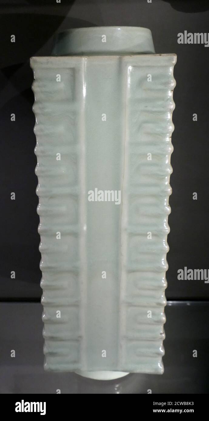 Green glazed ware hi-res stock photography and images - Alamy