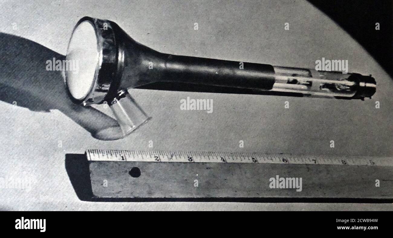 Cathode ray tube televisions hi-res stock photography and images - Alamy