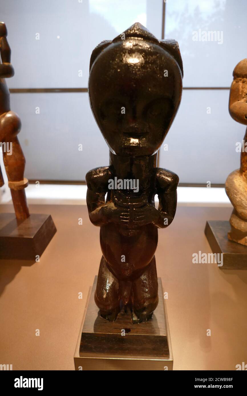 Wooden sculpture of the reliquary guardian figure eyima byeri Stock ...