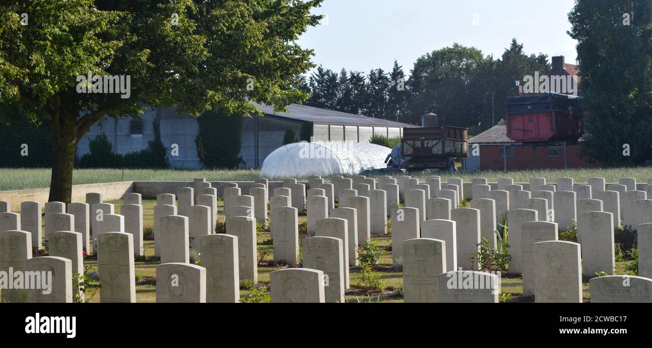 Wwi war cemetery hi-res stock photography and images - Alamy