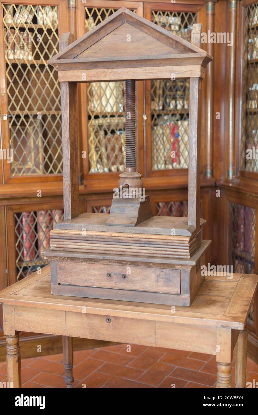 Antique Wooden Manual Printing Press For multiple Copies reproduction ...