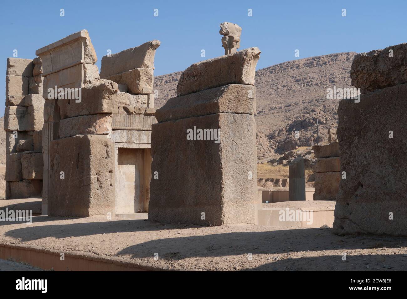 Photograph of the Throne Hall or "Hall of a Hundred Columns" at ...