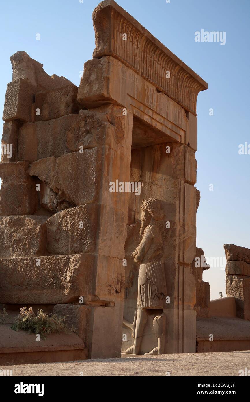 Photograph of the Throne Hall or "Hall of a Hundred Columns" at ...