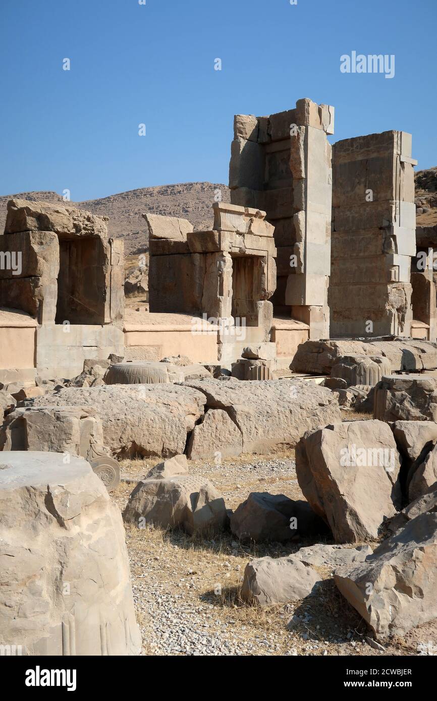 Photograph of the Throne Hall or "Hall of a Hundred Columns" at ...