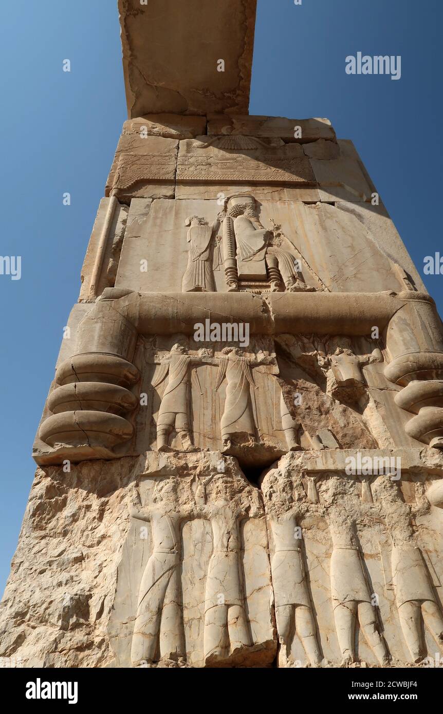 Photograph of the Throne Hall or "Hall of a Hundred Columns" at ...