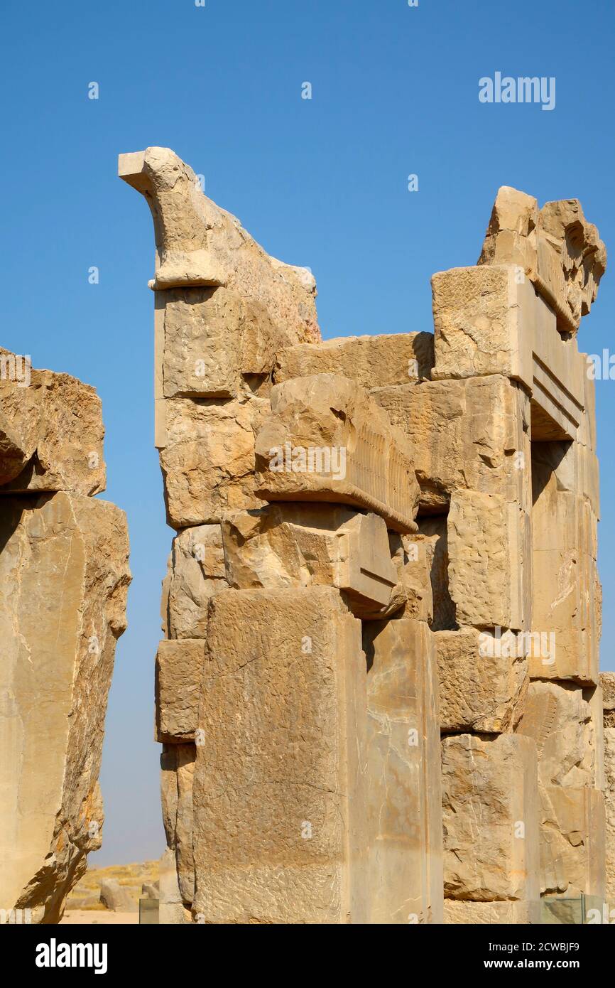 Persepolis throne hall king hi-res stock photography and images - Alamy