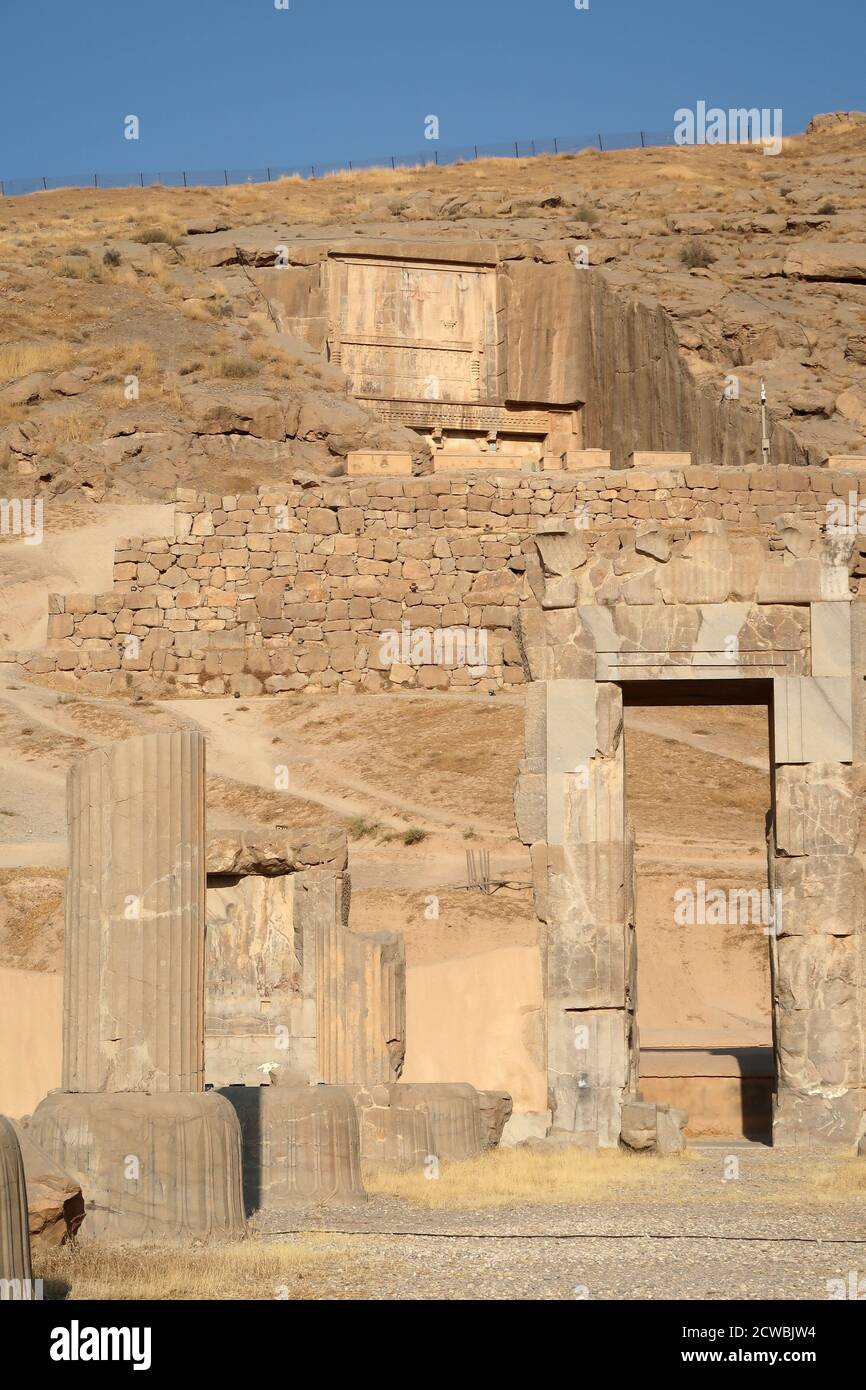 Photograph of the Throne Hall or "Hall of a Hundred Columns" at ...