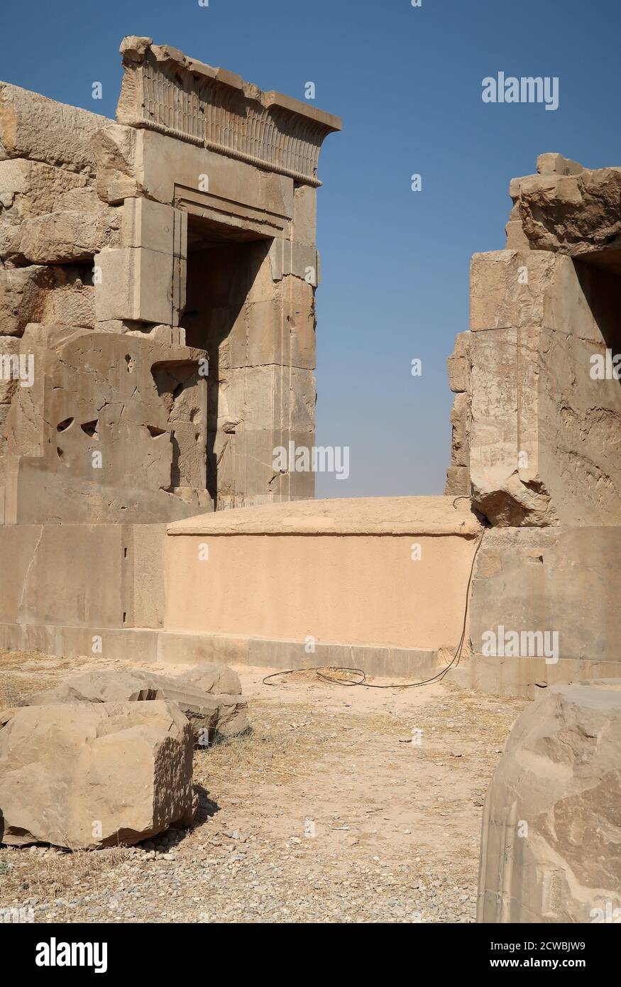 Photograph of the Throne Hall or "Hall of a Hundred Columns" at ...