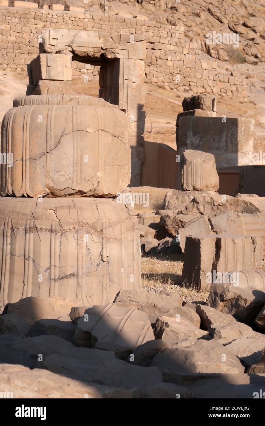 Persepolis throne hall king hi-res stock photography and images - Alamy