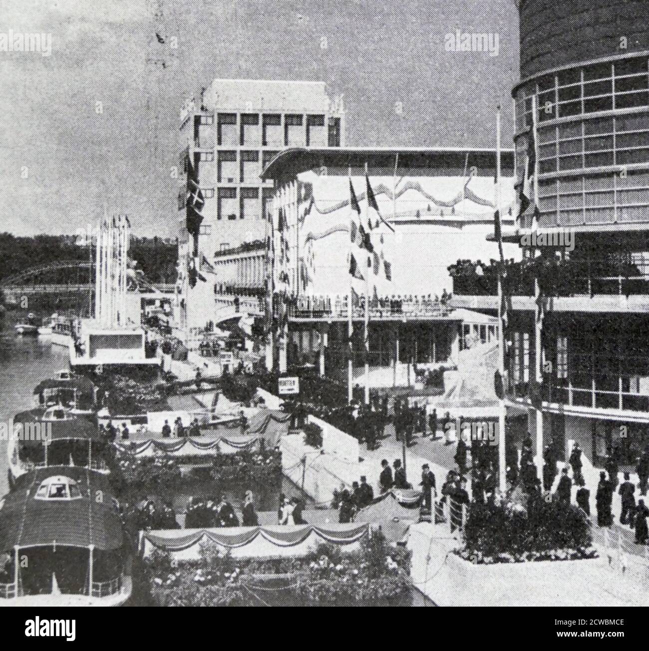 Exposition universelle paris 1937 hi-res stock photography and images ...