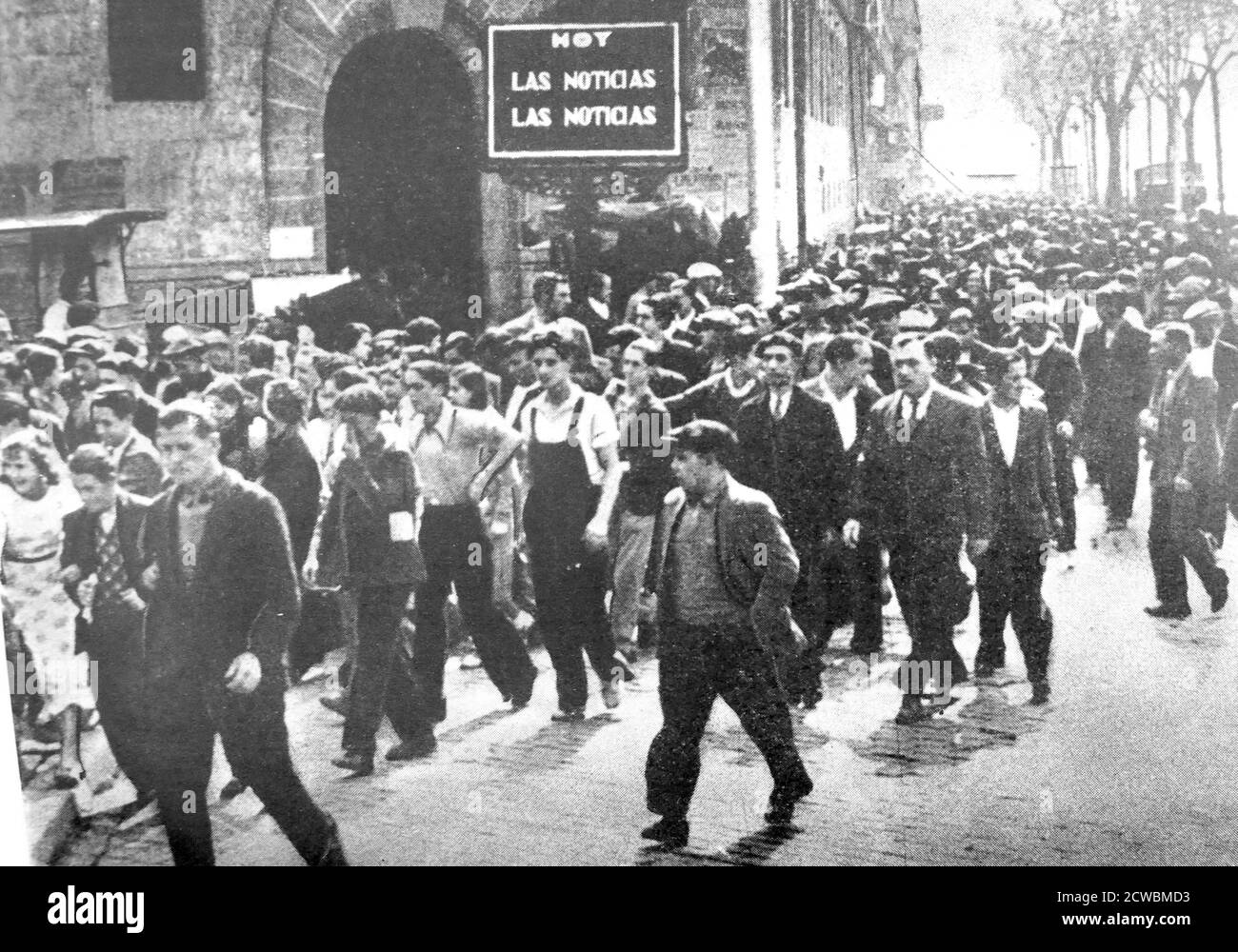 Black and white photograph of a demonstration of the Popular Front in ...