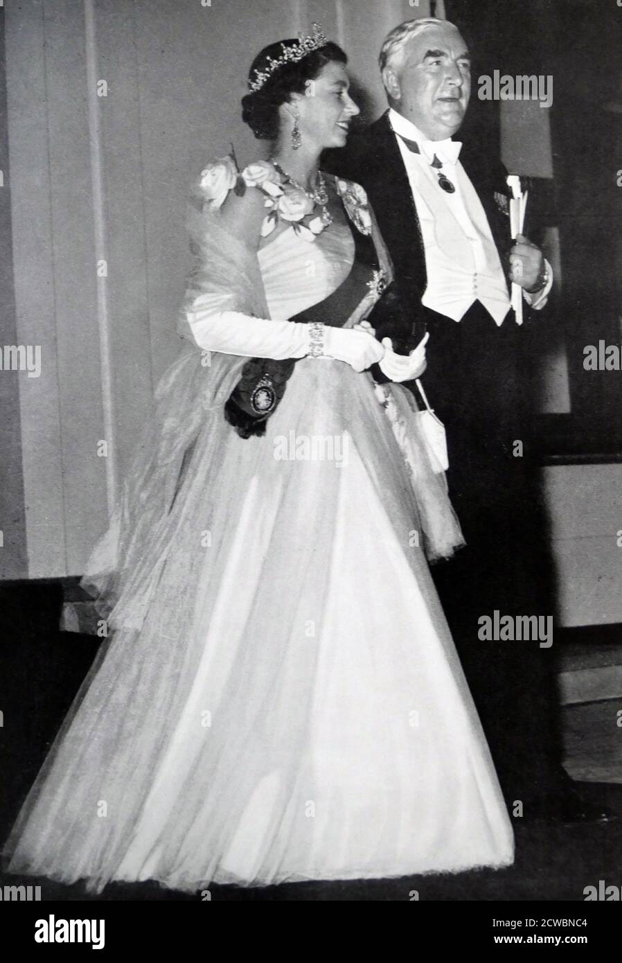 Queen elizabeth ii 1954 in australia hi-res stock photography and ...