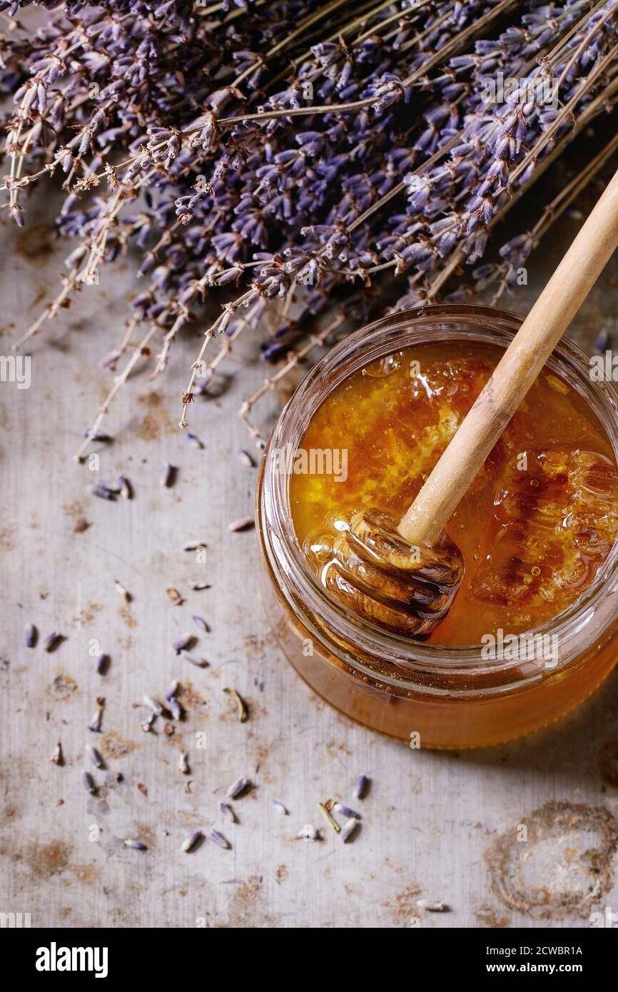 Honeycomb style hi-res stock photography and images - Alamy