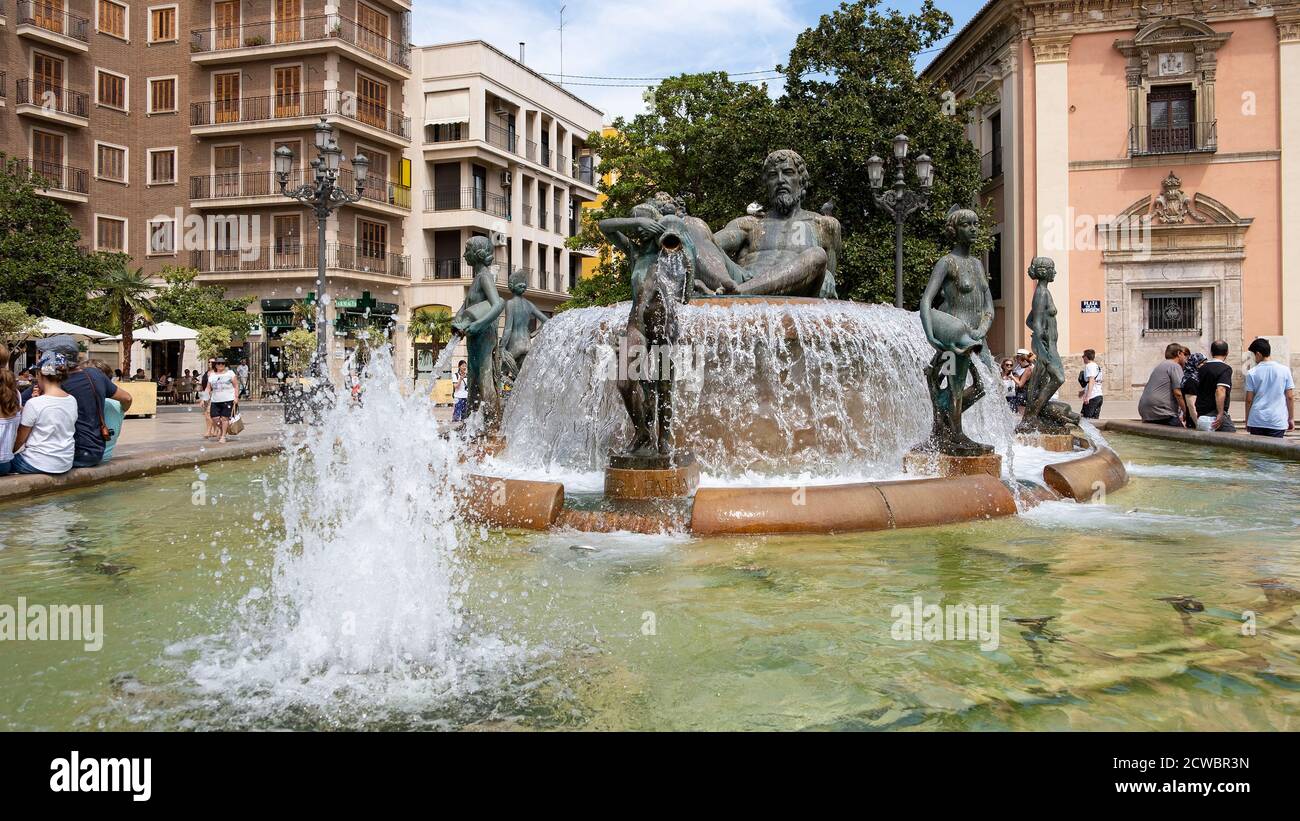 VALENCIA / SPAIN - AUGUST 07, 2019: Plaza de la Virgen, Turia Fountain ...