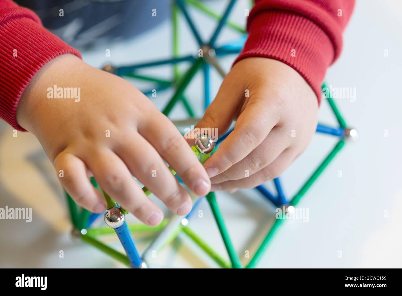 Hand bar magnet hi-res stock photography and images - Alamy