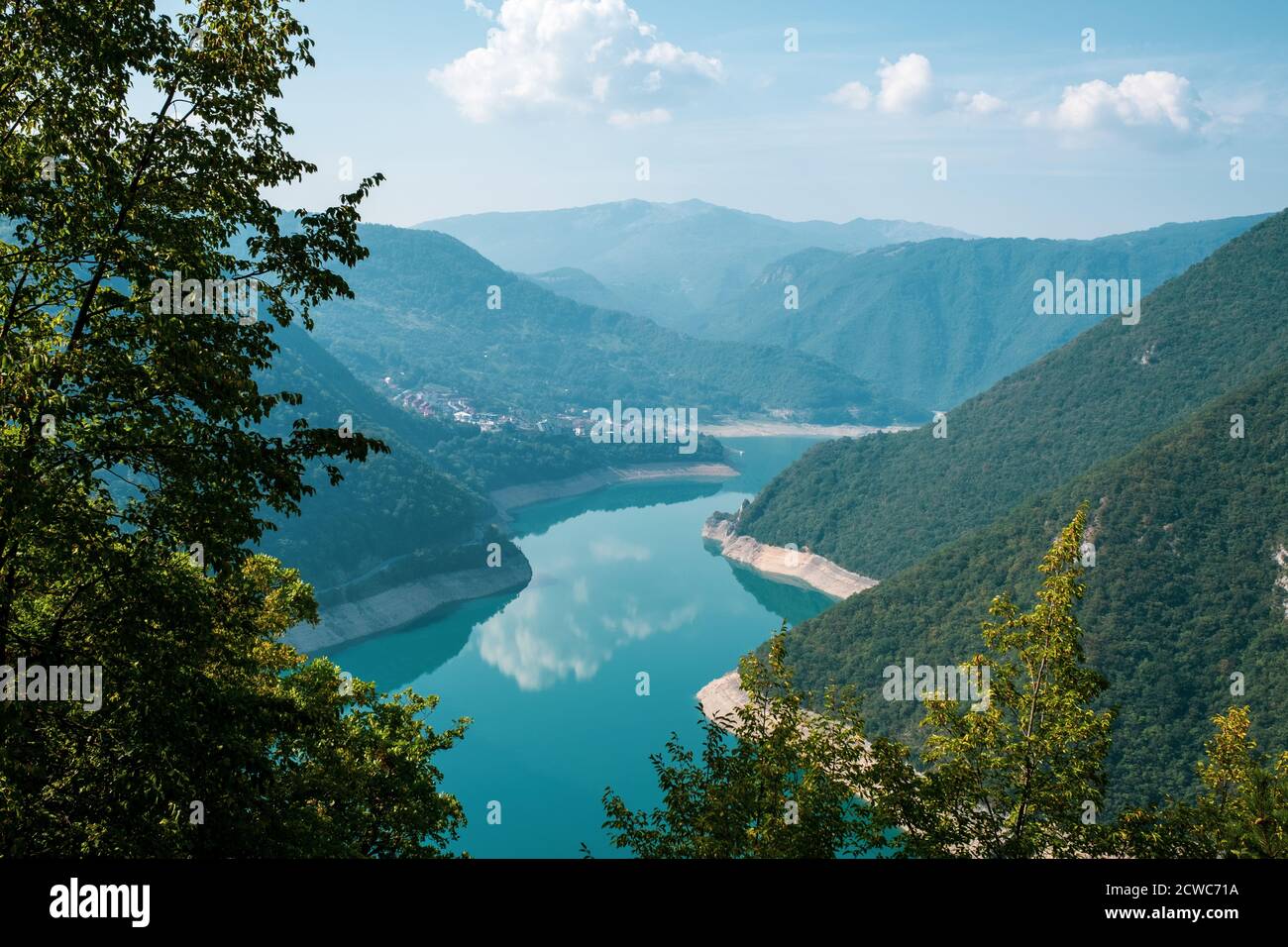 Lake piva pivsko jezero reservoir hi-res stock photography and images ...