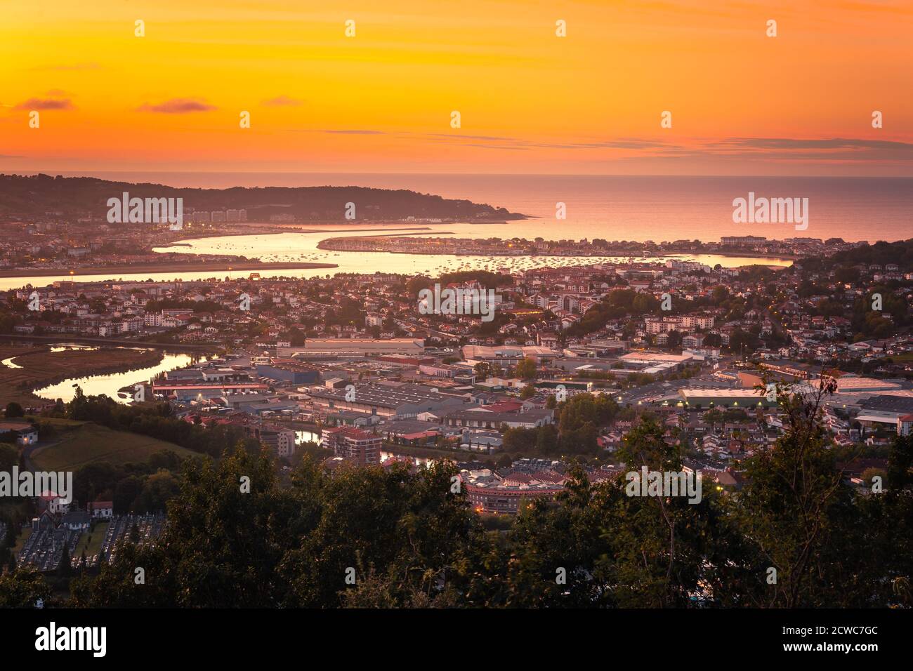 Look at Bidasoa-Txingudi bay with the three cities that formed it: Irun ...