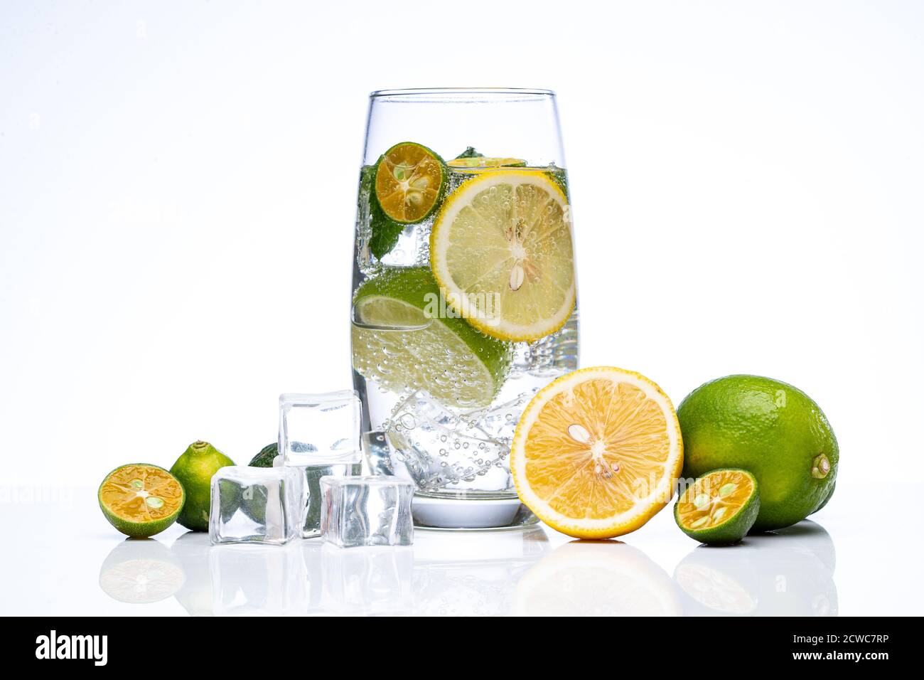 Lemon bubble water Stock Photo - Alamy