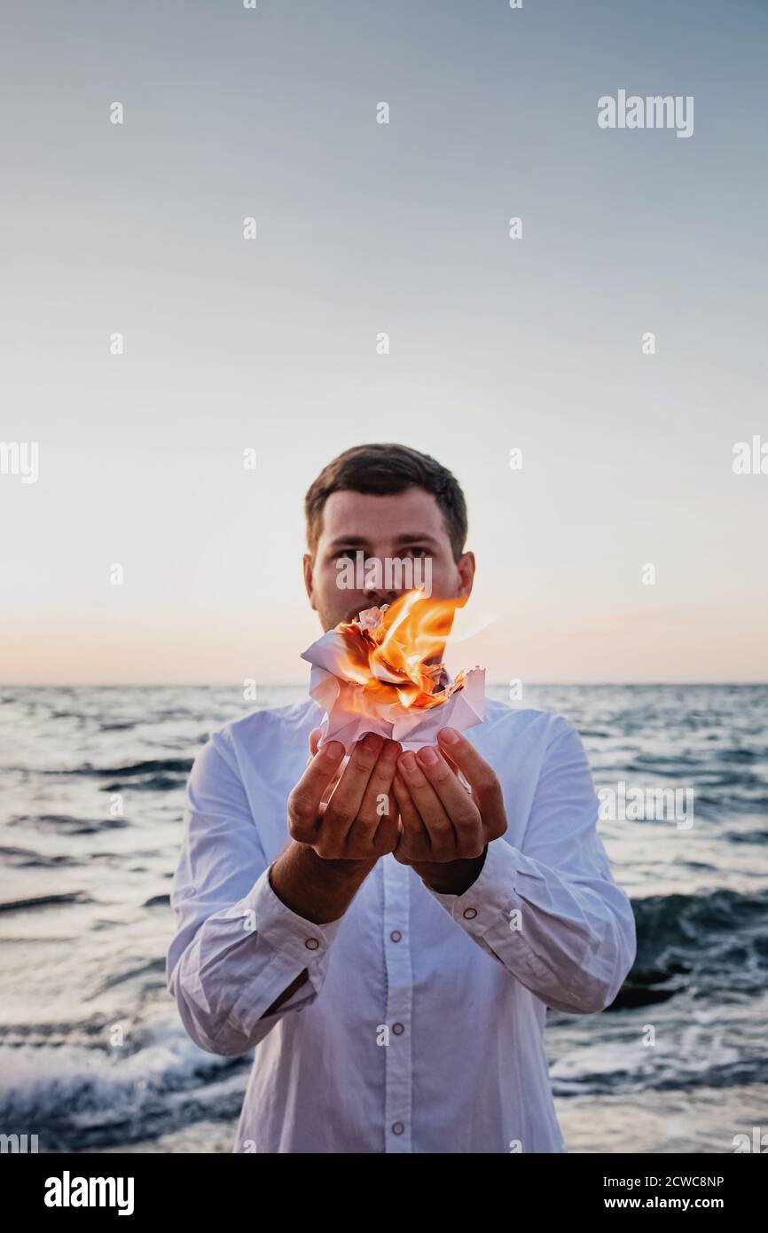 Paper flame hi-res stock photography and images - Alamy