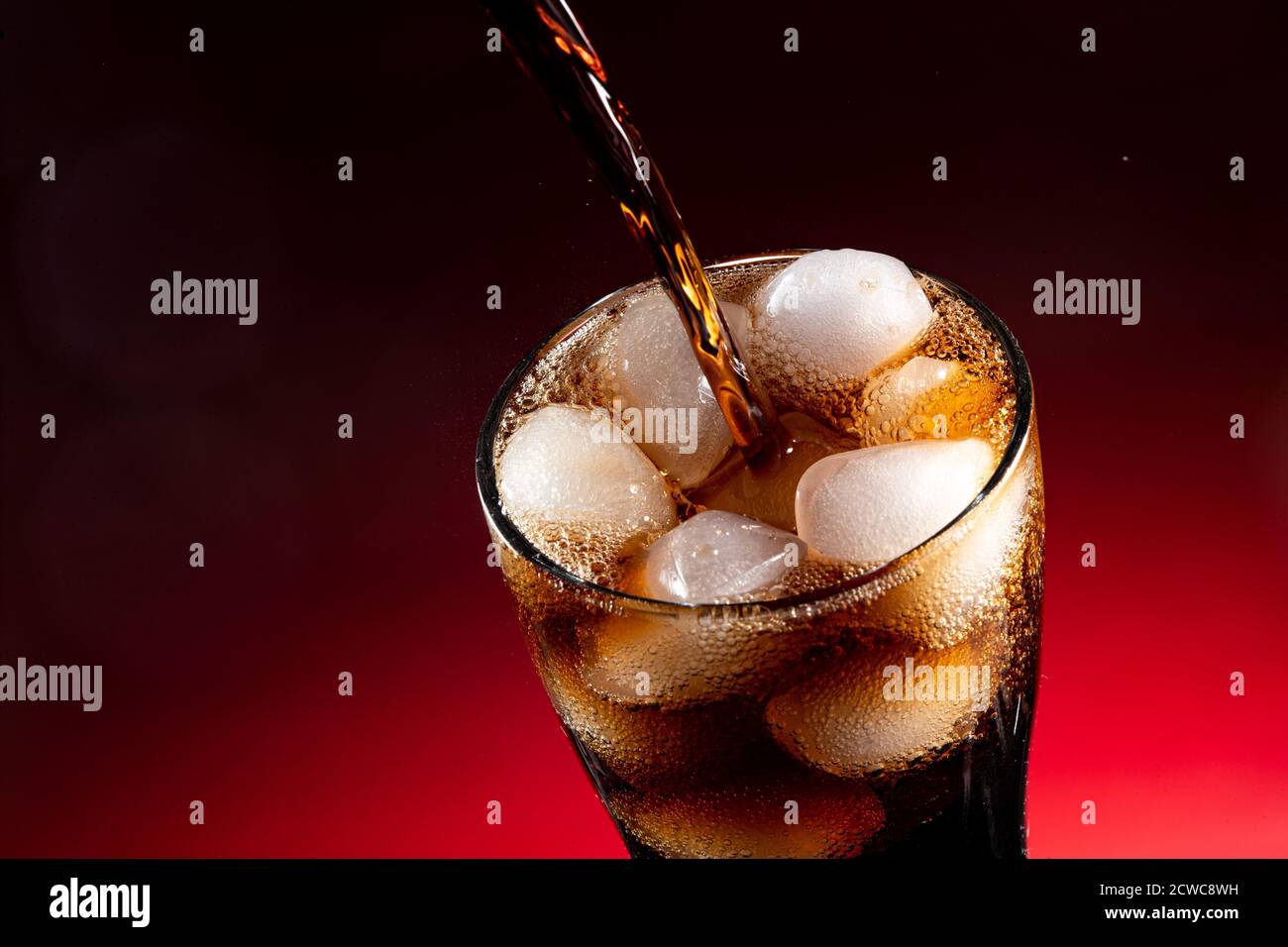 Pouring liquid glass filled ice hi-res stock photography and images - Alamy