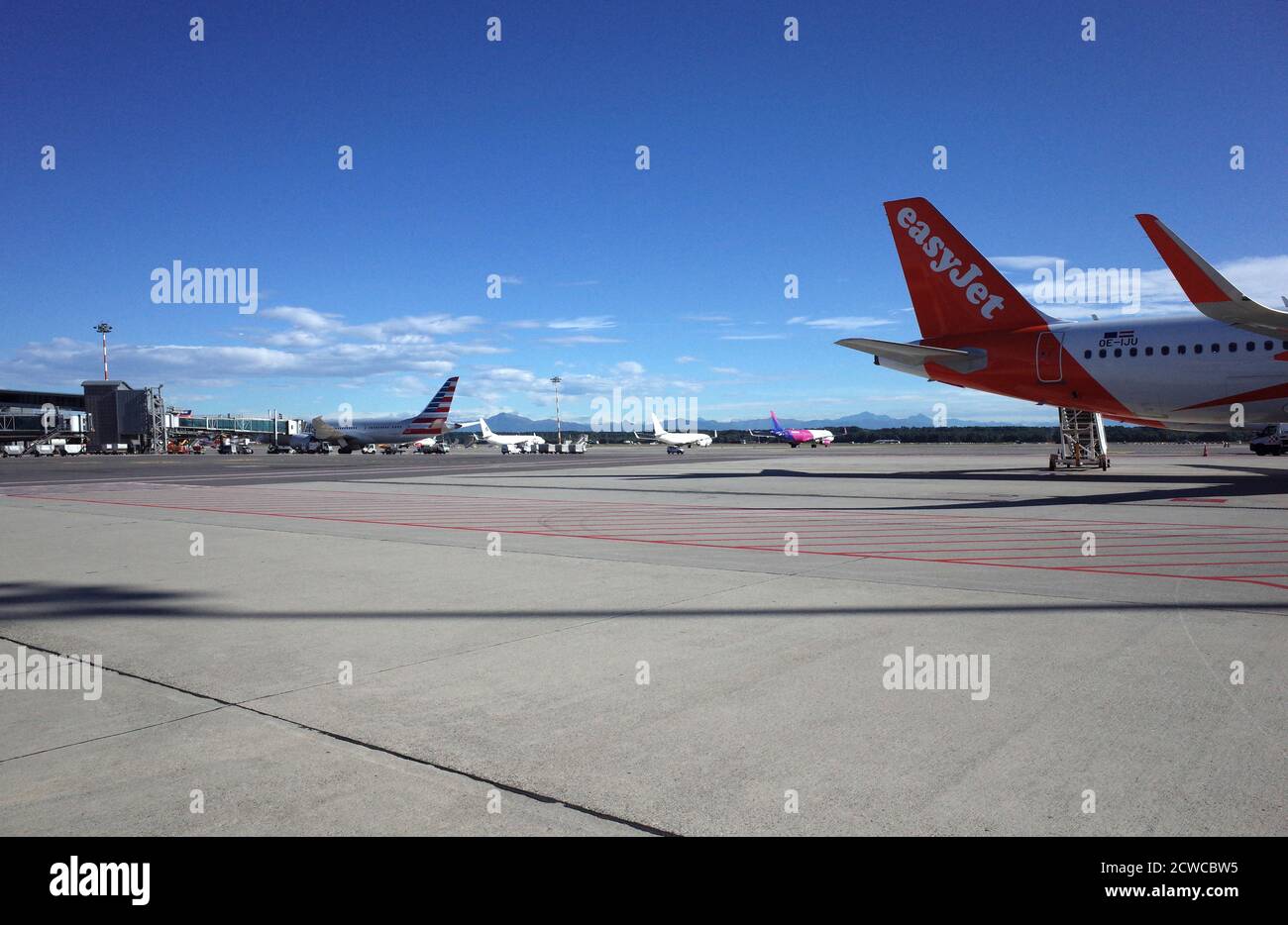 Milano malpensa airport italy hi-res stock photography and images - Alamy