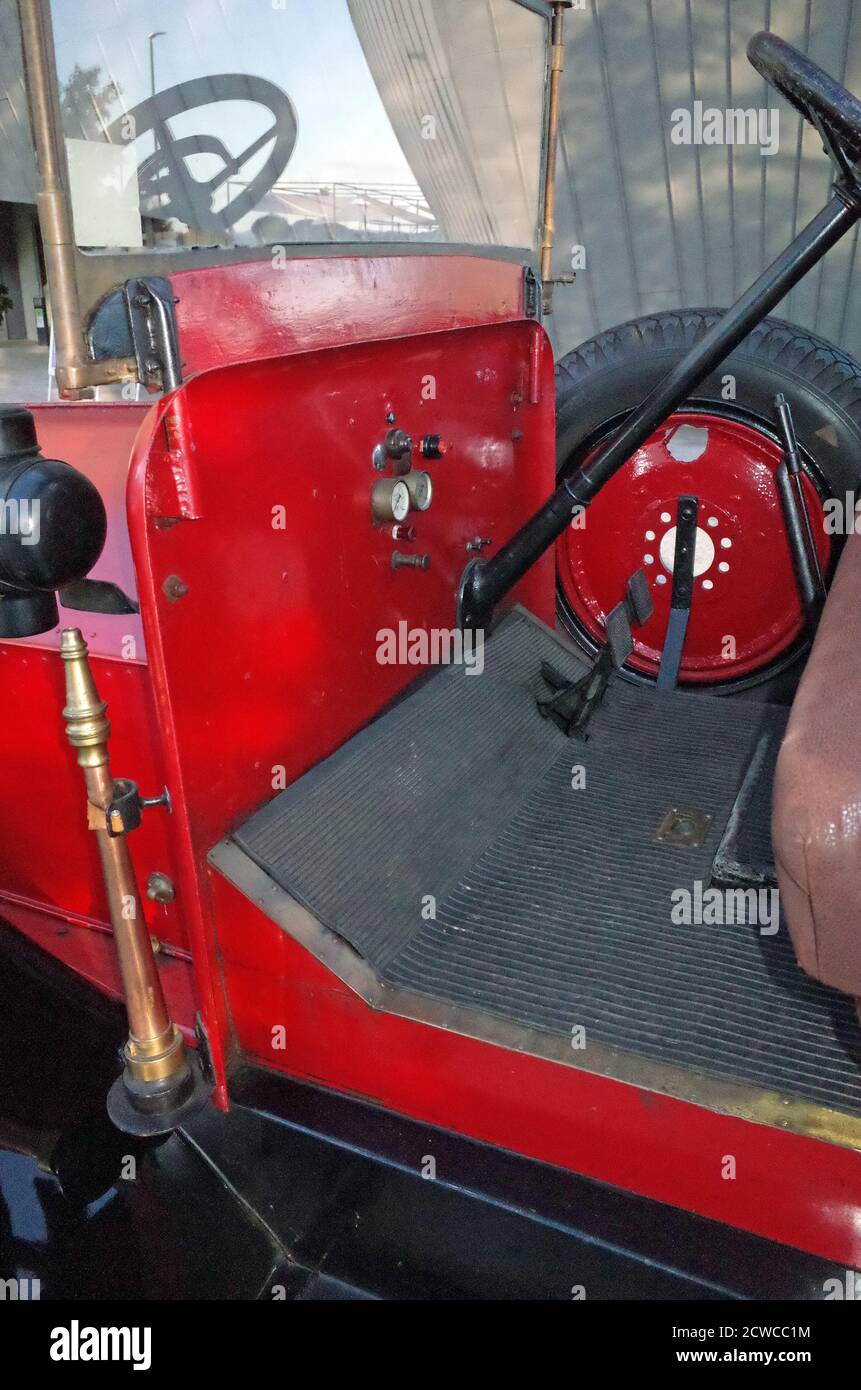 Old FIAT firetruck (1916) of Italian firefighters Stock Photo - Alamy