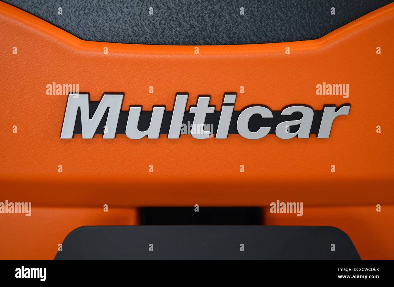 Drivers over 60 years hi-res stock photography and images - Alamy