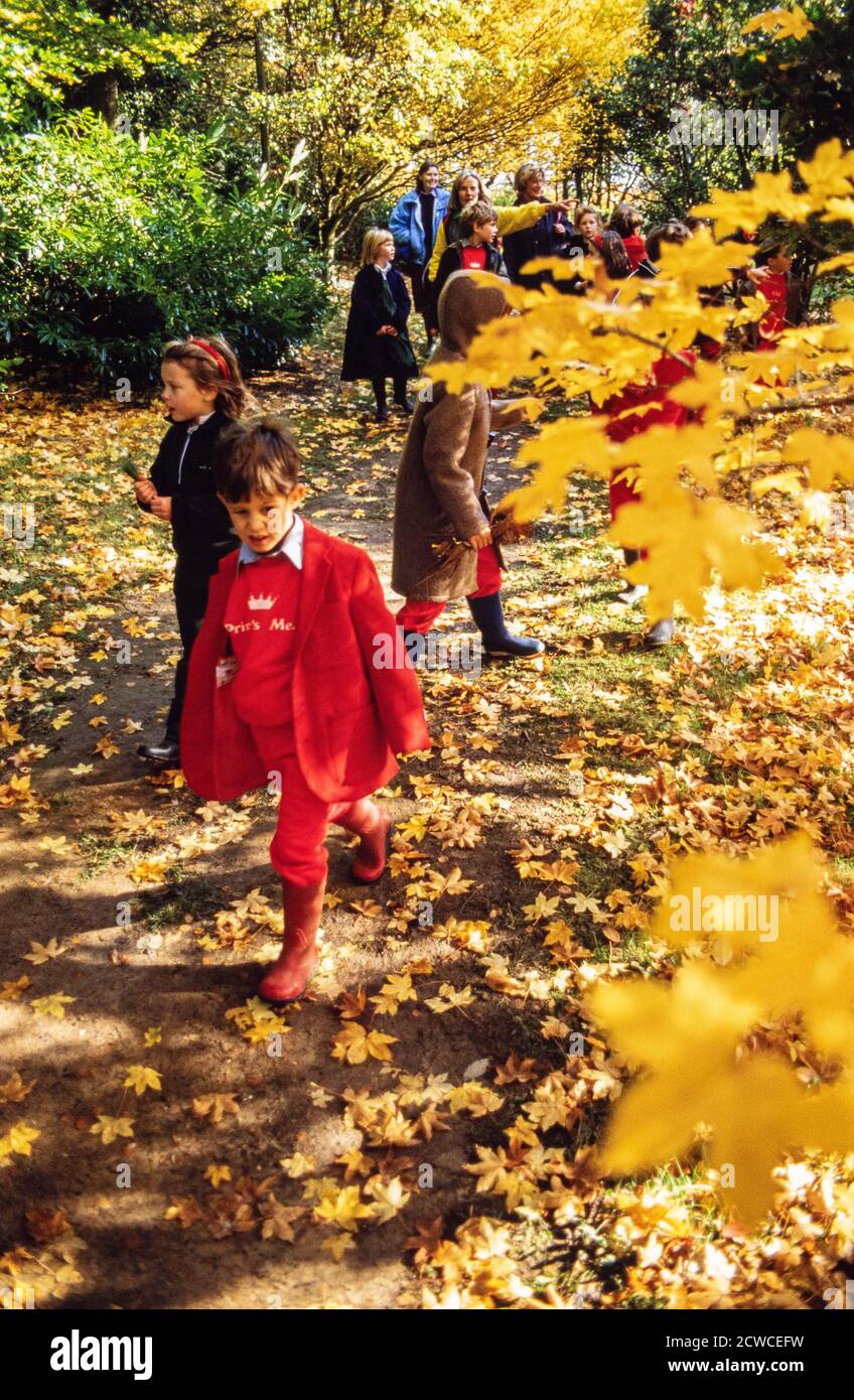 A school party visits the education centre at hillier’s Arboretum in ...
